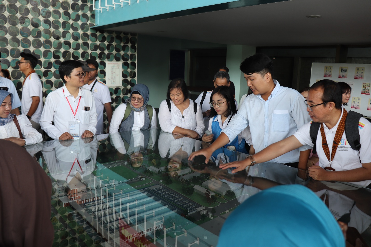 SAWACO: Đoàn đại biểu quốc tế khám phá lịch sử ngành cấp nước Thành phố ...